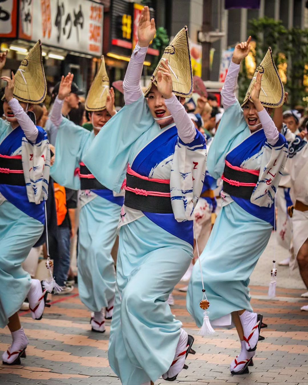 Dancing Through Tradition: The Mesmerizing Awa Odori Festival in Tokushima, Japan - Pelikin